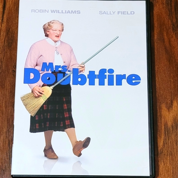 20th Century Studios | Media | Mrs Doubtfire On Dvd Robin Williams ...